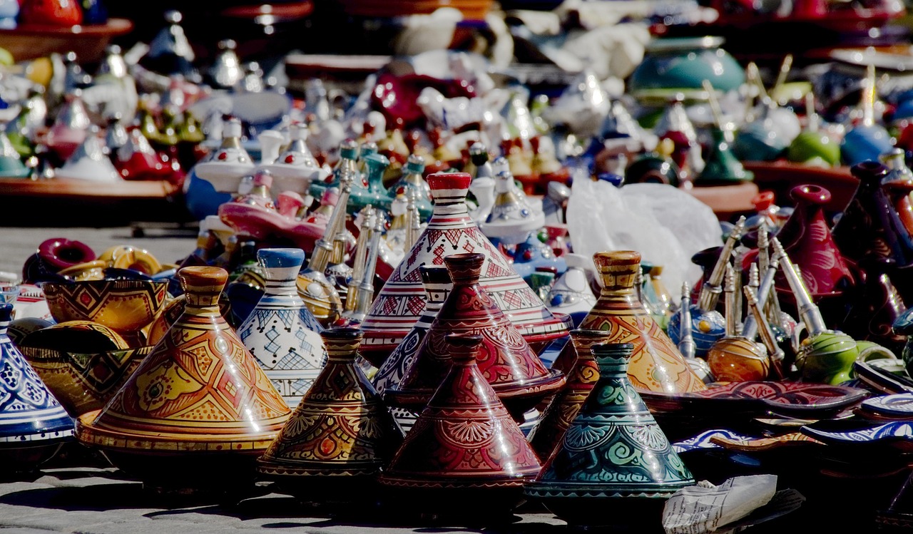 イスラム陶器とは？色彩と技法で世界に影響を与えた陶芸 | 趣食研究所